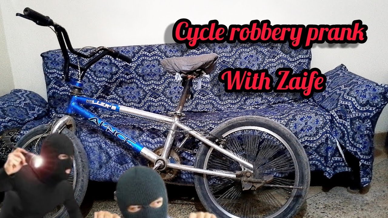 Cycle robbery prank with Zaife/Zaife Khan - YouTube