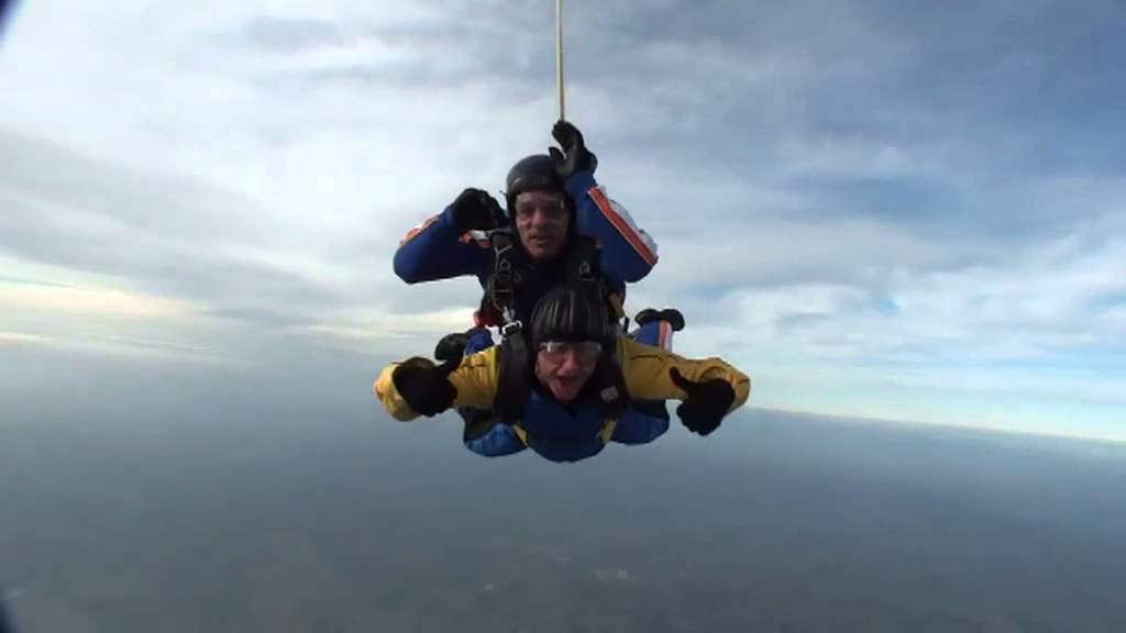 SKYDIVING MARTIN KANDRA - YouTube