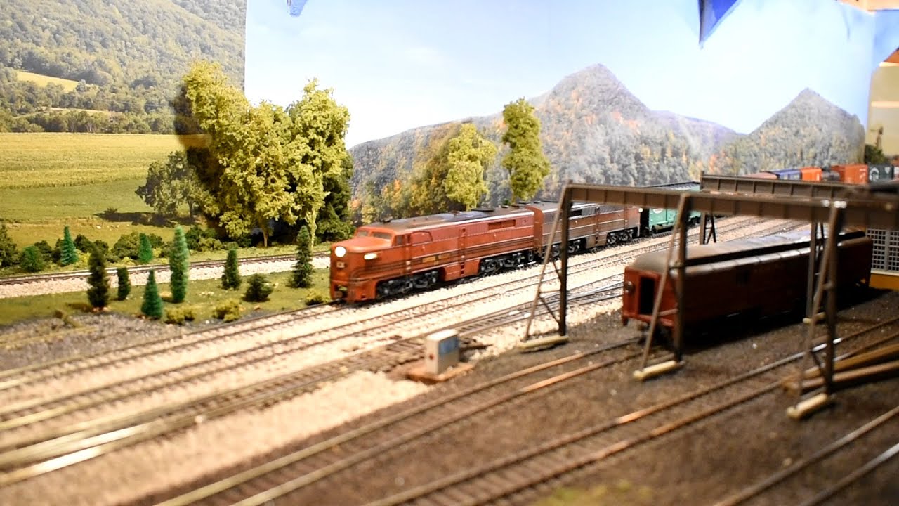 Lehigh Valley MTH Alco PAs in HO Scale - YouTube