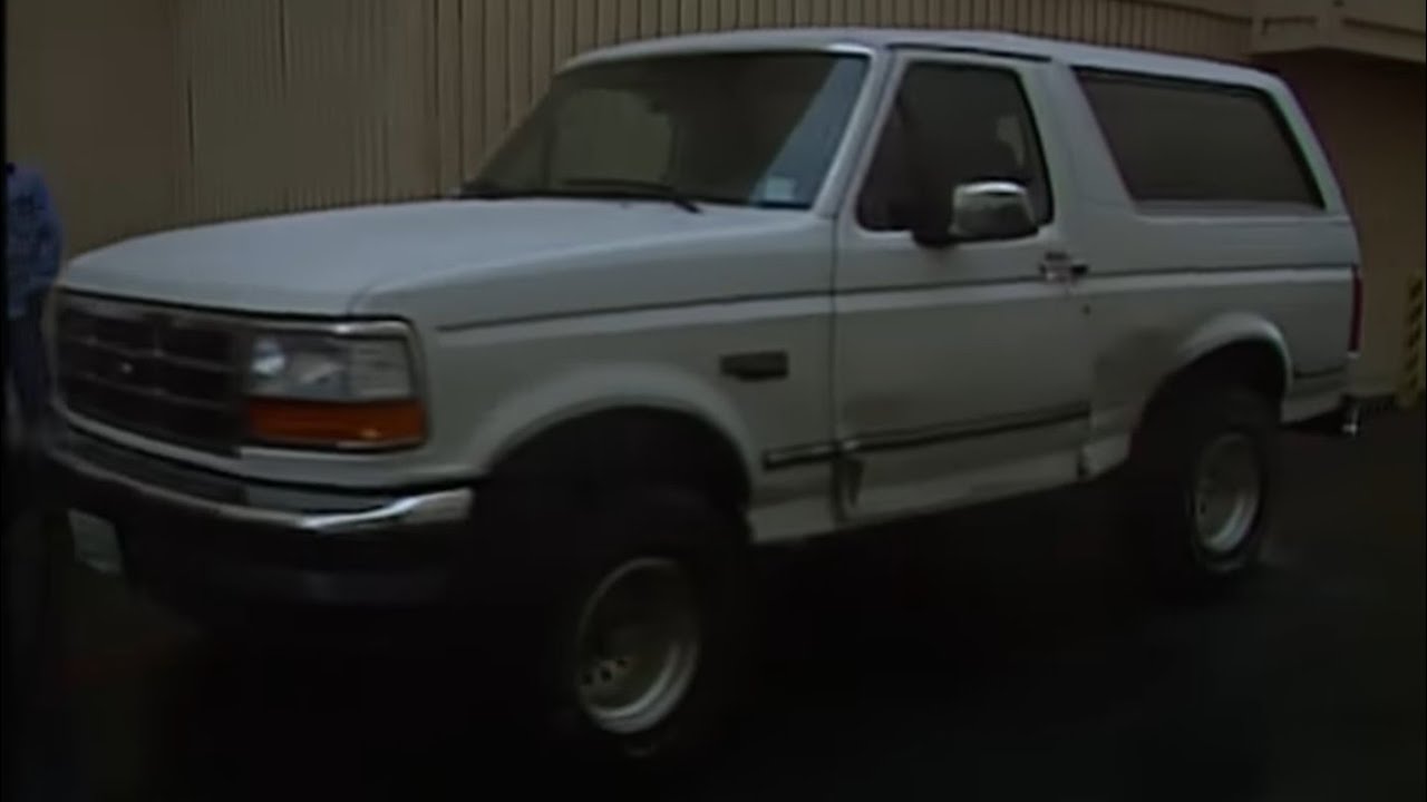 Roddy Piper vs. Goldust at WrestleMania XII but in reverse.... - YouTube