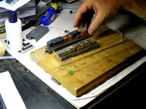 Removing N scale bodies/Loco Shells easily - YouTube