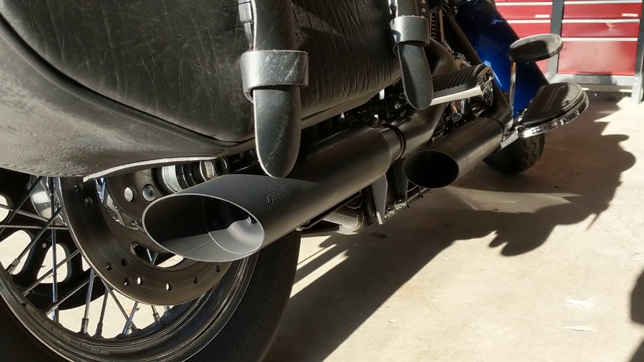 2017 Heritage RCX exhaust idling - YouTube