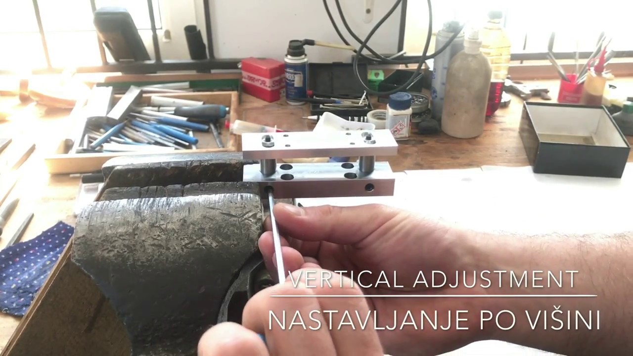 Adjustable comb mechanism - YouTube