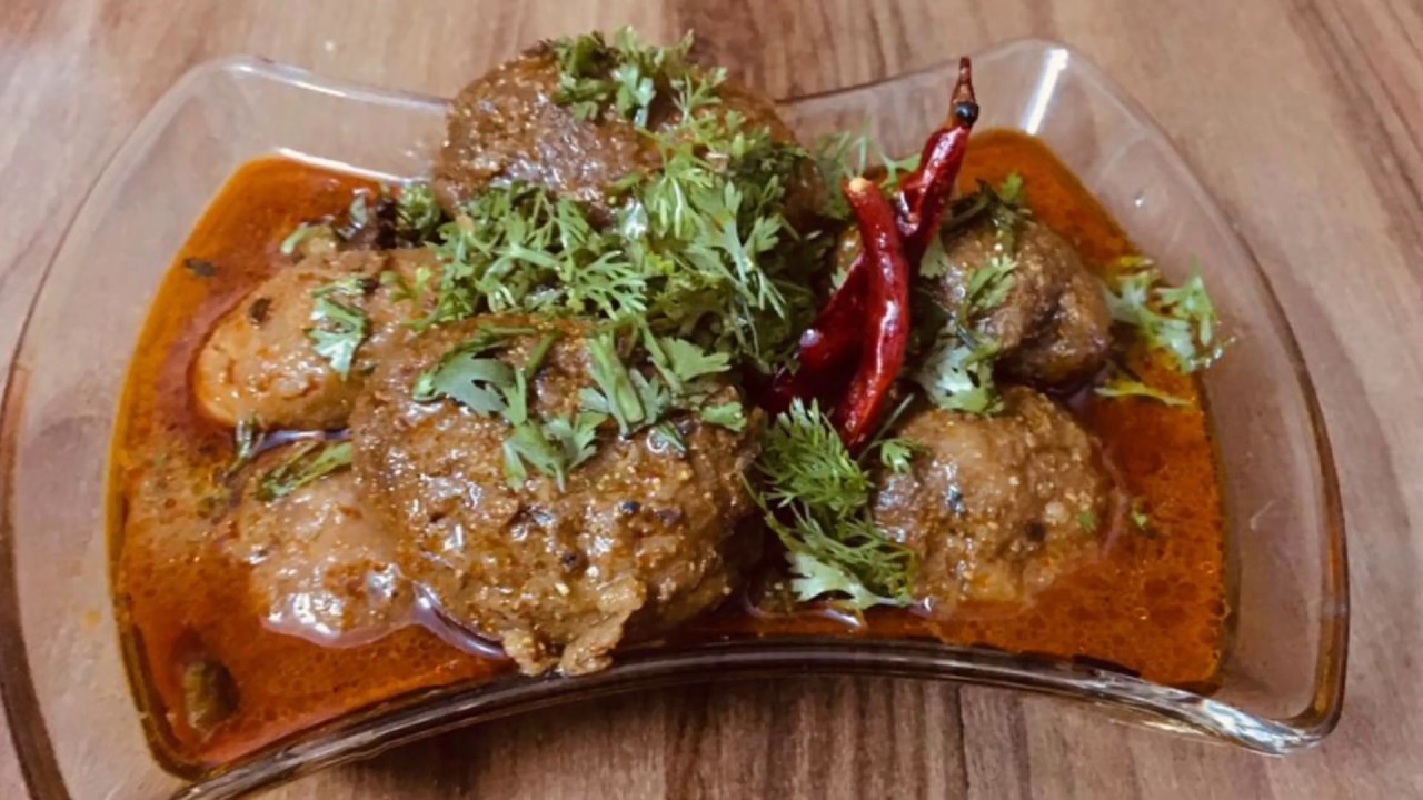 Authentic Kashimiri Dam Alu recipe || कश्मीरी दम आलू घर में बनाएँ - YouTube