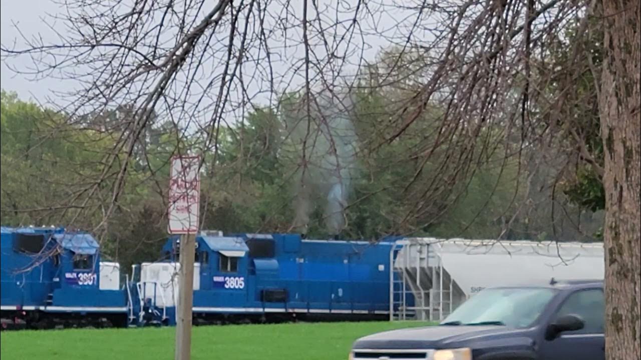 WAMX 3805 in Run 8 - Horicon, WI - 101321 - YouTube