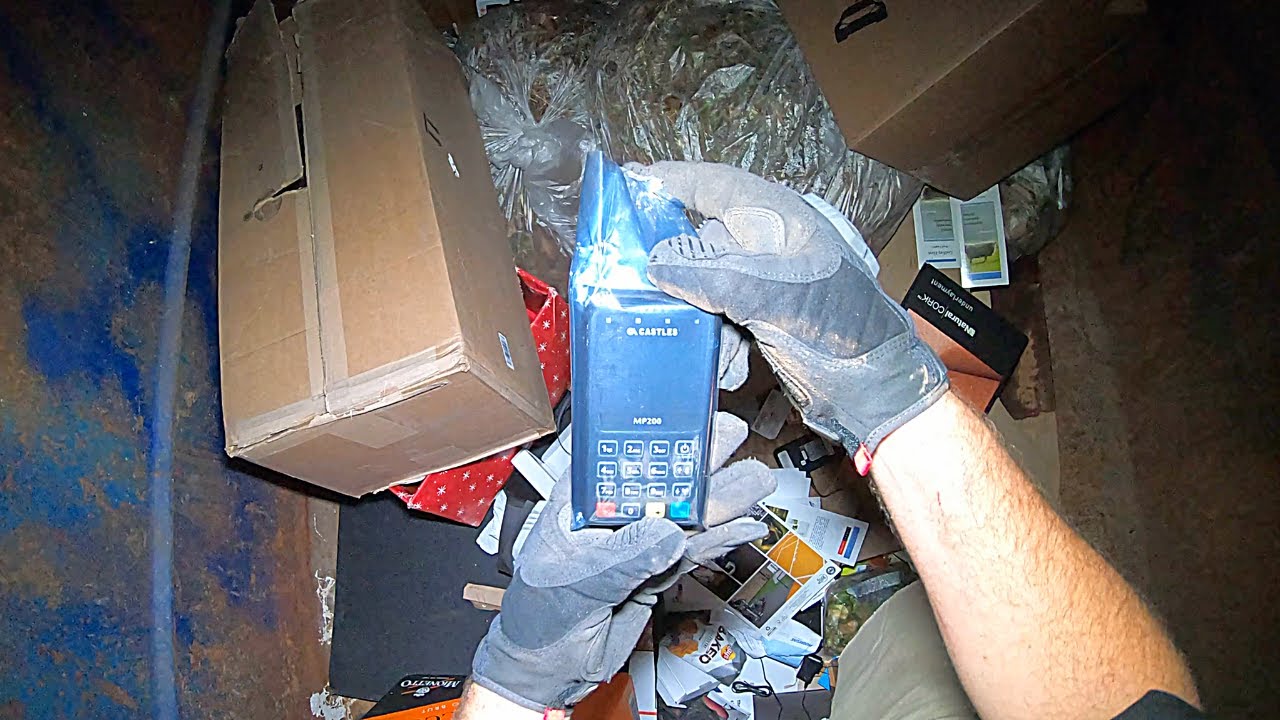 Dumpster Diving "Mr. Six Inches" - YouTube