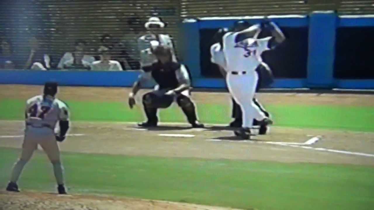 Mike Piazza Home Run Bomb Dodger Stadium Pavilion - YouTube