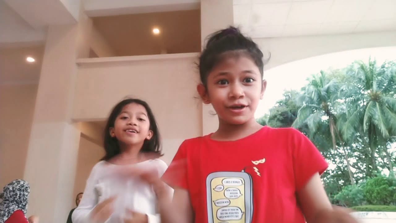 Crazy and fun kids introduction - YouTube