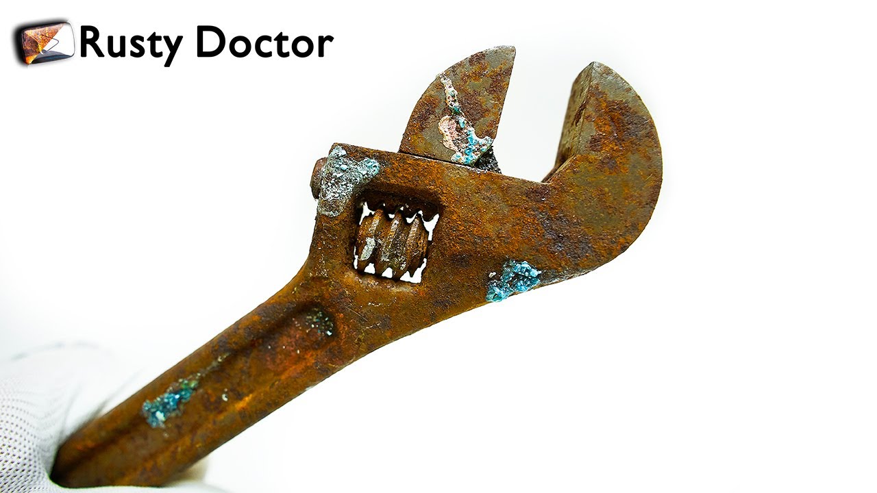 Restoration of an old rusty wrench! - YouTube