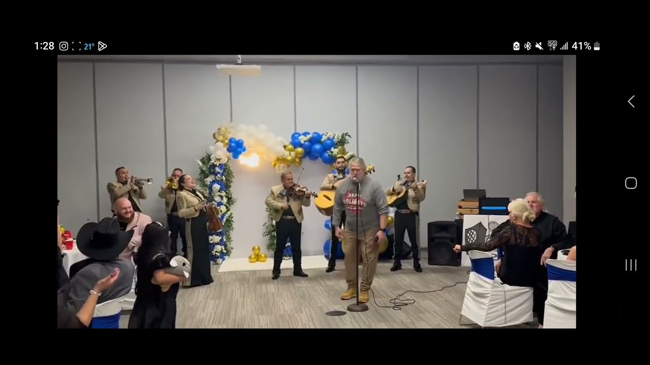 Volver Volver with Mariachi Band - YouTube