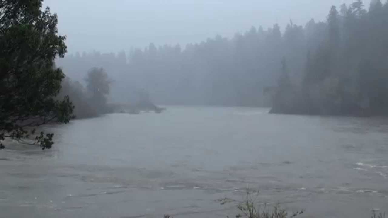 Rain on the river, Feb. 6, 2015 (HD) - YouTube