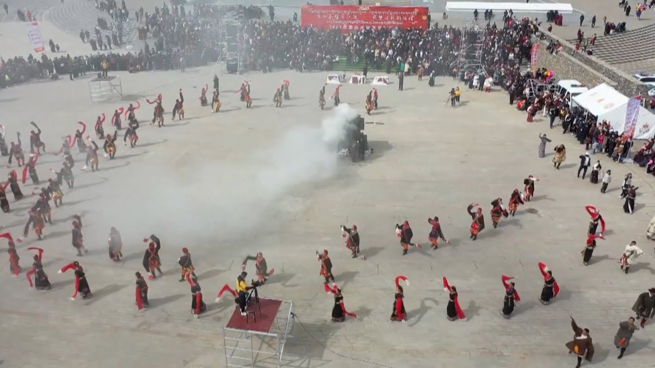 Tibetans across China celebrate Tibetan New Year - YouTube