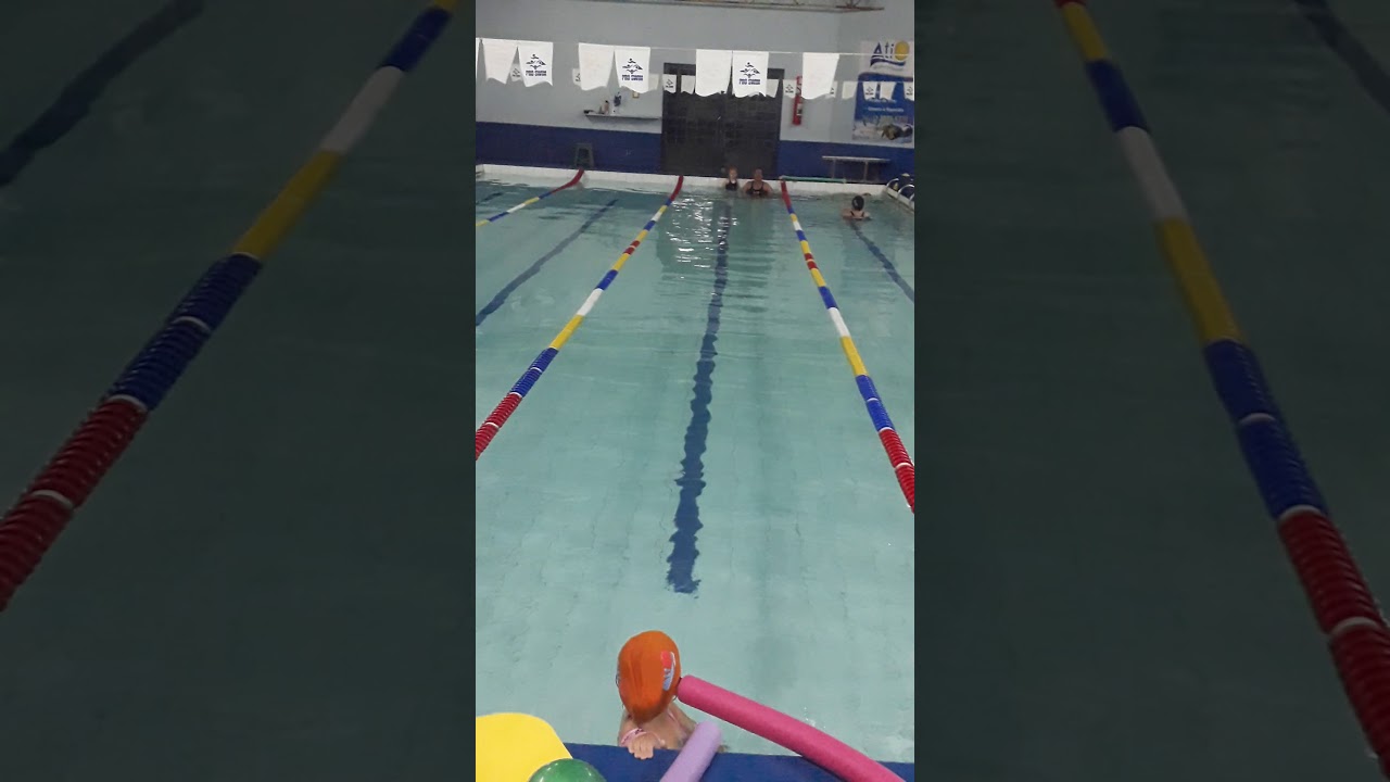 Bela: Natação - Aprendendo Nado Costas - YouTube