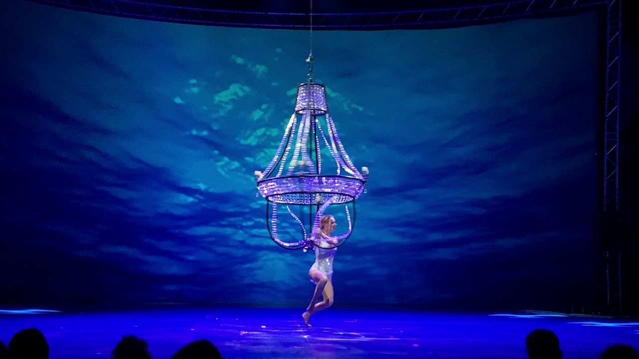 Aerial Chandelier 2019/2020 Christmas season - YouTube