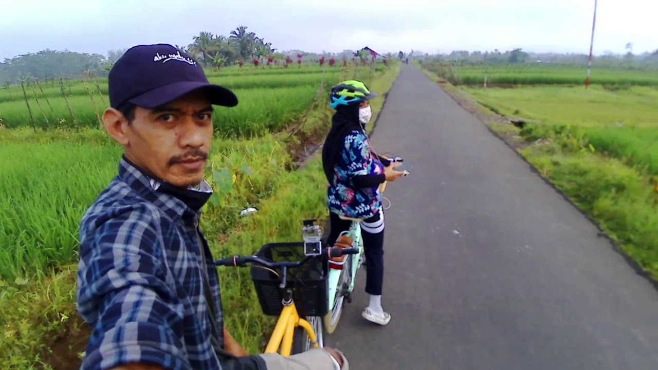 gowes bareng ibu negara - YouTube