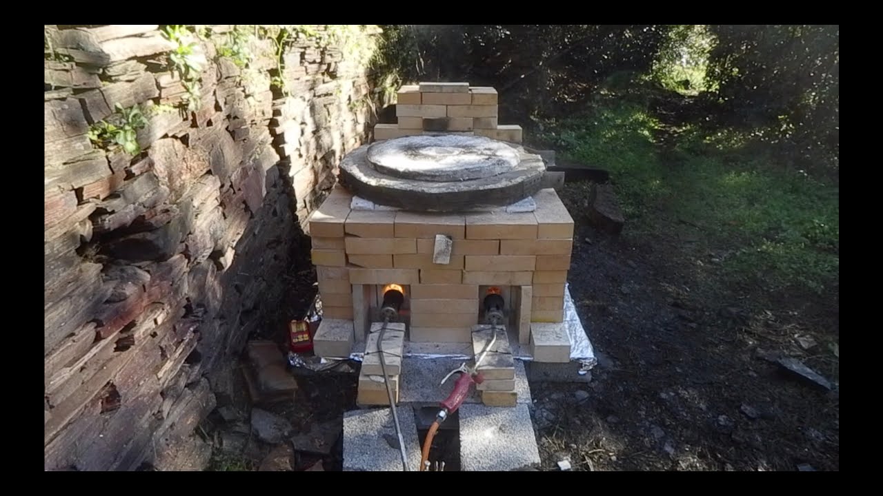 Downdraft Gas Kiln Build - YouTube