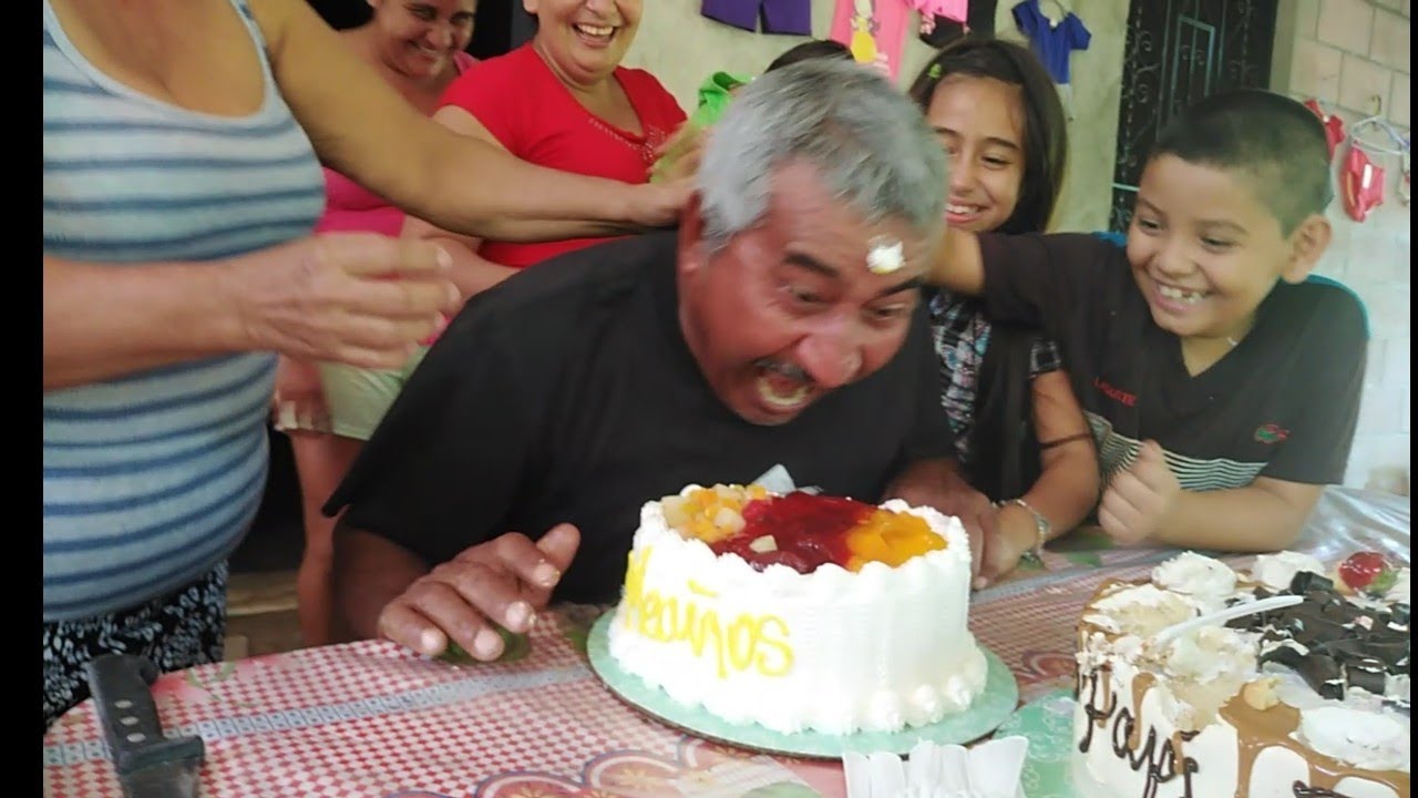 Llego la hora de partir el pastel - YouTube