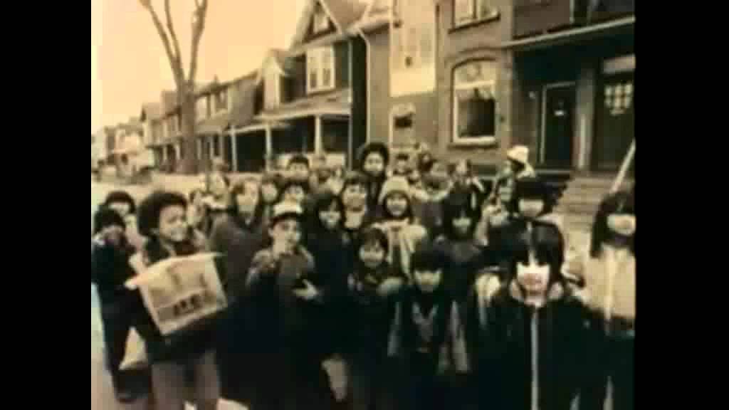 The Kids of Degrassi Street Theme Song - YouTube