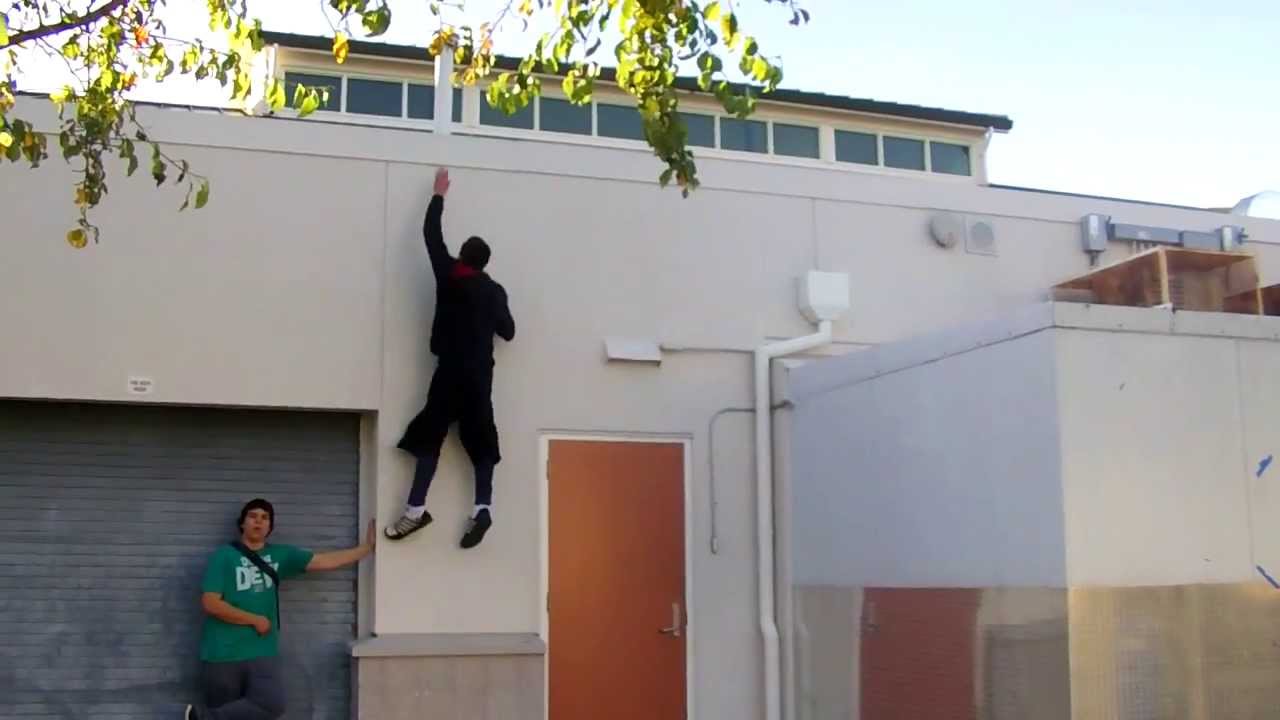 13 foot 9 inch Wall Run (wall climb) - YouTube