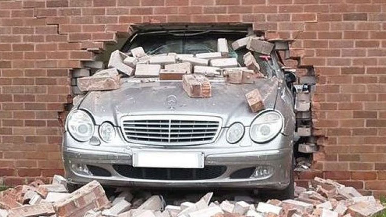 Road Fails Compilation - Bad Drivers & Instant Karma - Best Of Dash ...