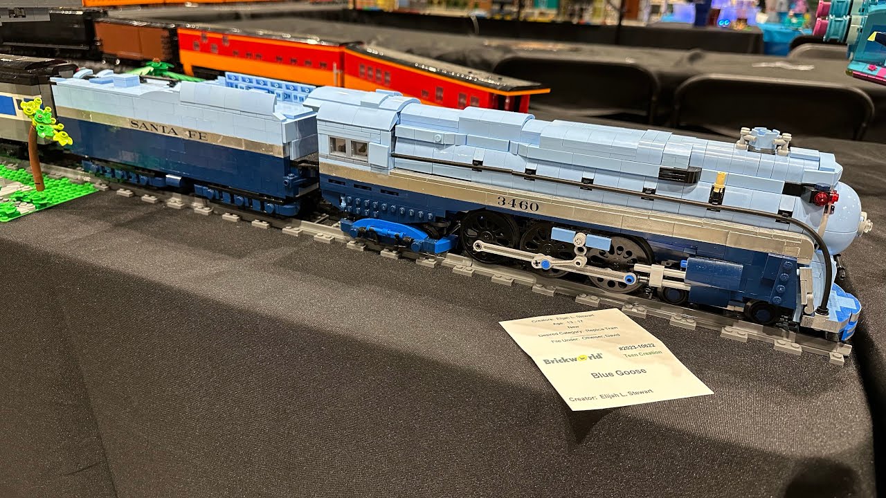 LEGO Blue Goose Train - Brickworld Chicago 2023 - YouTube