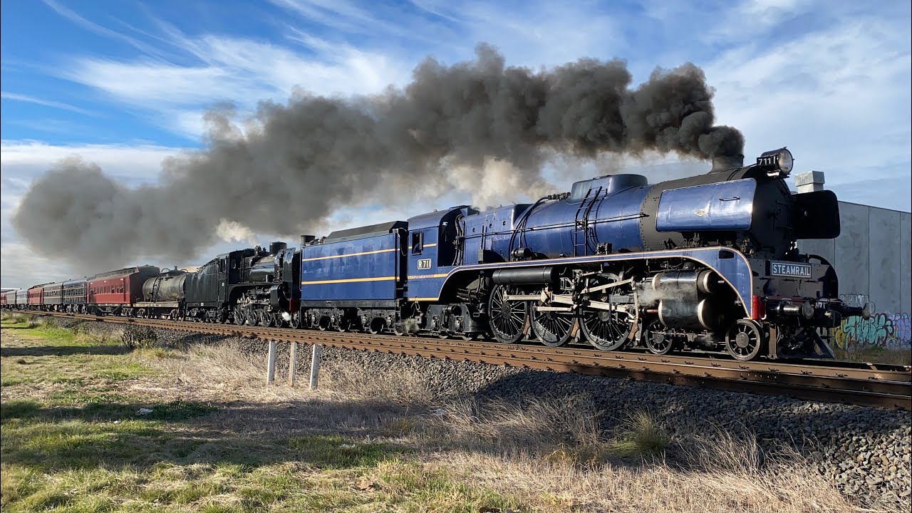 Double steam locomotives with a Horn Show! Steamrail’s Eureka Express ...