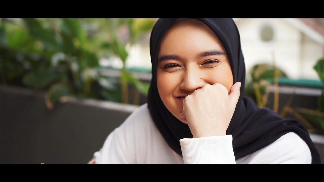 Anakku Band ft Alilah Najwa - Hai Berita [Official Music Video] - YouTube