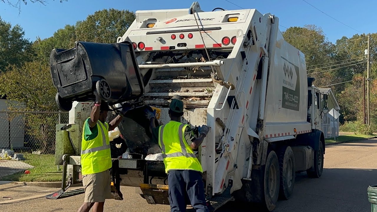 Mack MRU Pac Mac Rear Loader Garbage Truck on Manual Trash - YouTube