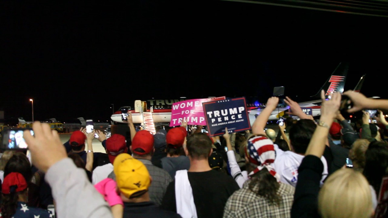 Donald Trump's Entrance To Pittsburgh Rally - YouTube