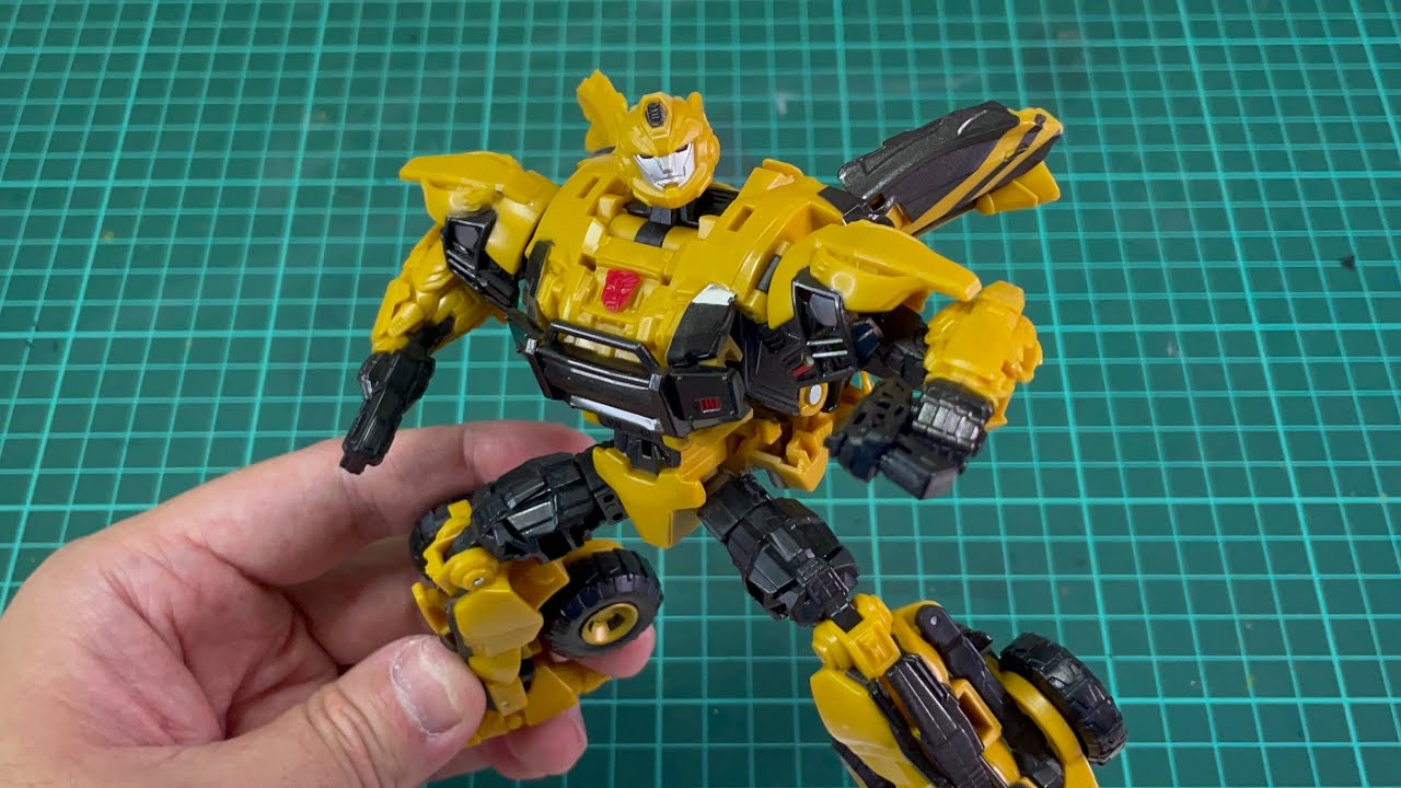 Transformers Reactivate Bumblebee (Robot mode to Alt mode) - YouTube