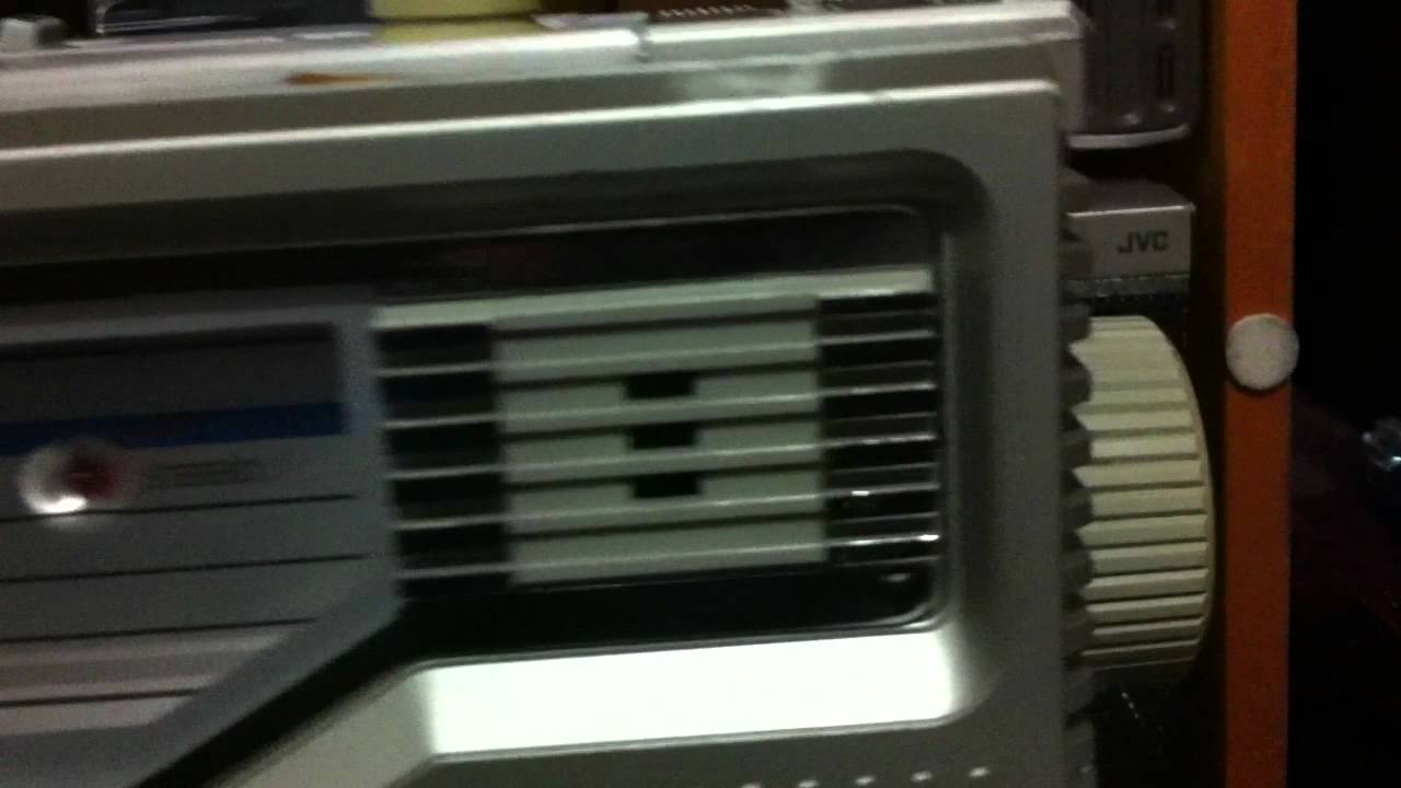 Boombox Polyvox RG800 - YouTube
