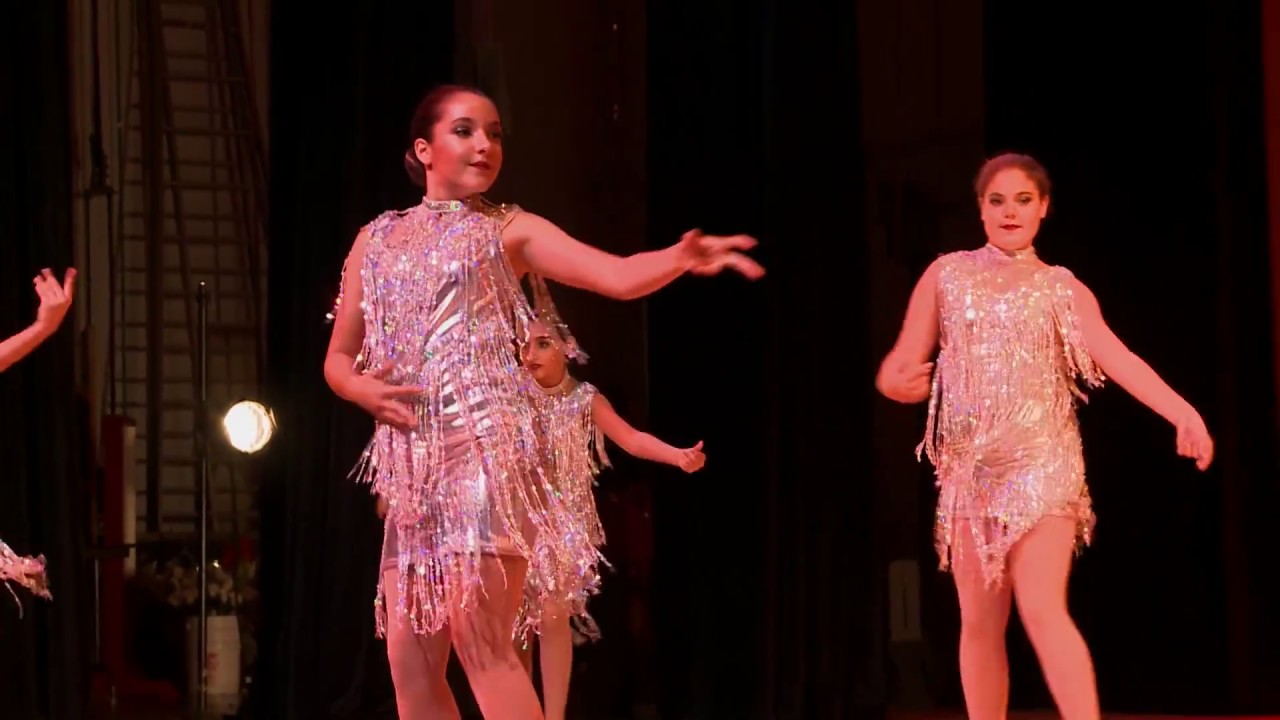 Maria Adana Dance Studio (Ricky Martin) - YouTube