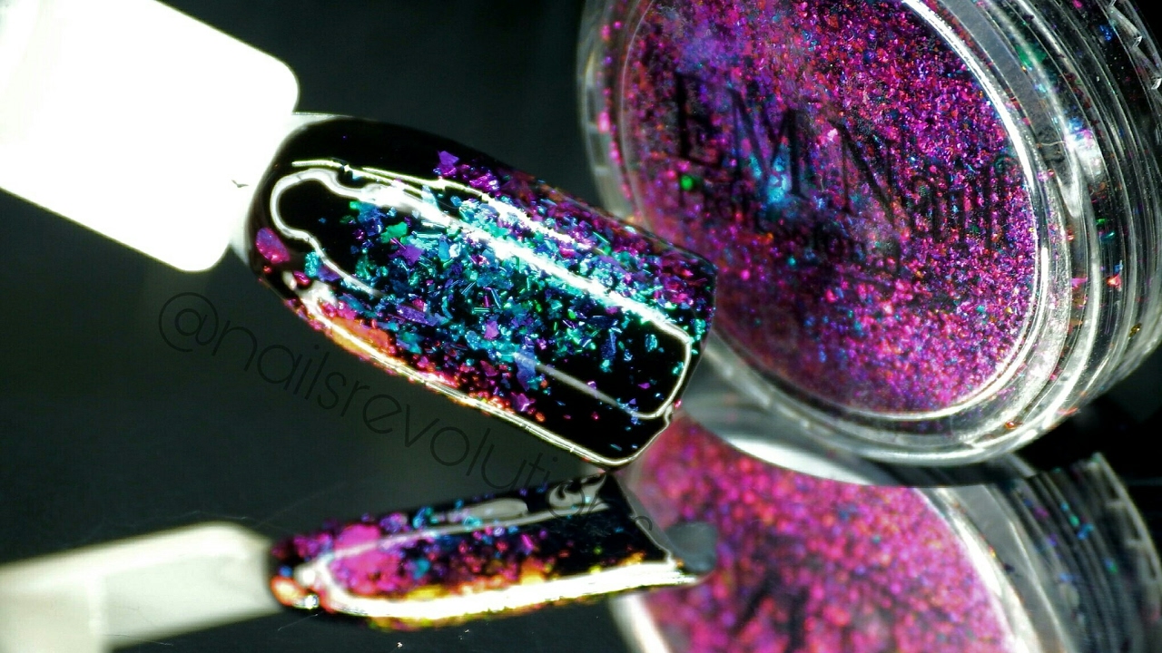 Pure chroma Flakes od EM NAIL PROFESSIONAL - YouTube