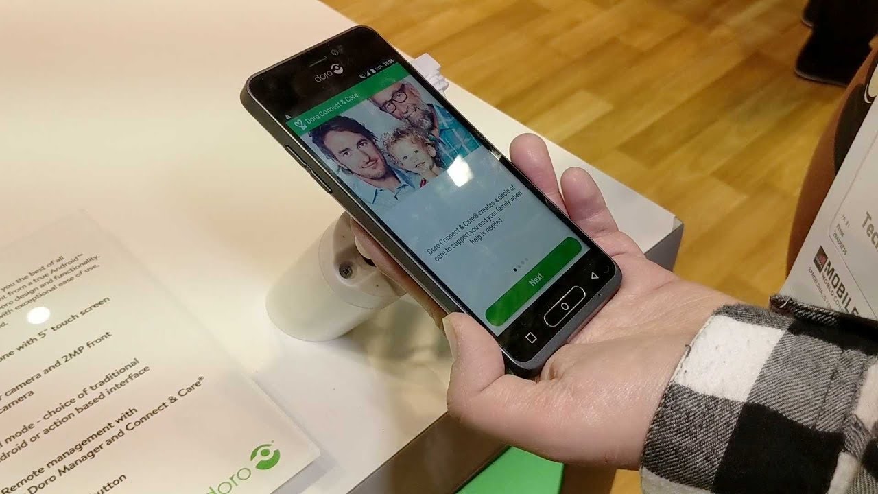 Doro 8035: lo smartphone per gli utenti Senior | MWC 2018 - YouTube