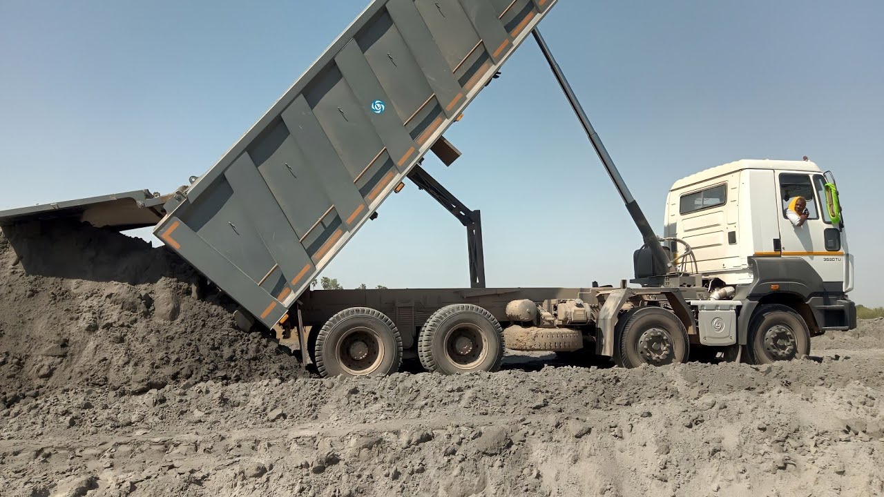 Tipper loding। JCB #poklane #contruction - YouTube