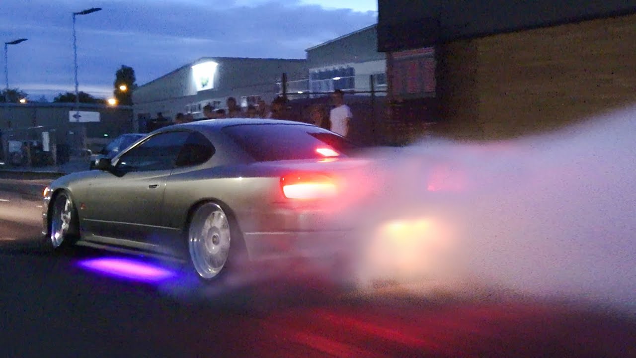 Police Shut Down Street BURNOUT Contest! - YouTube