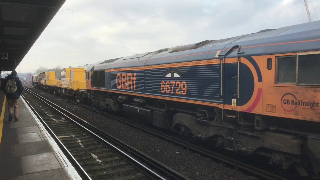(HD) Rail Operations Group 47812 drags failed Network Rail MMT DR97808 ...