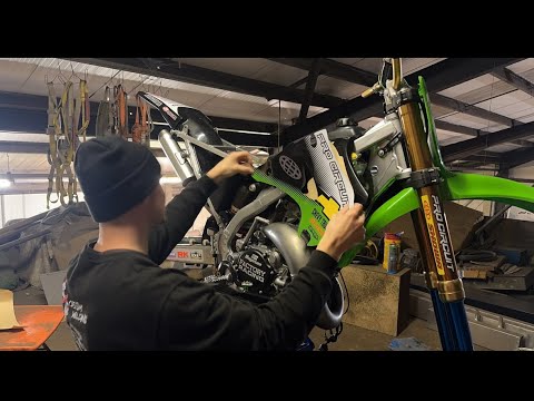 kx 125 dream build FACTORY PRO CIRCUIT vlog ep2 - YouTube