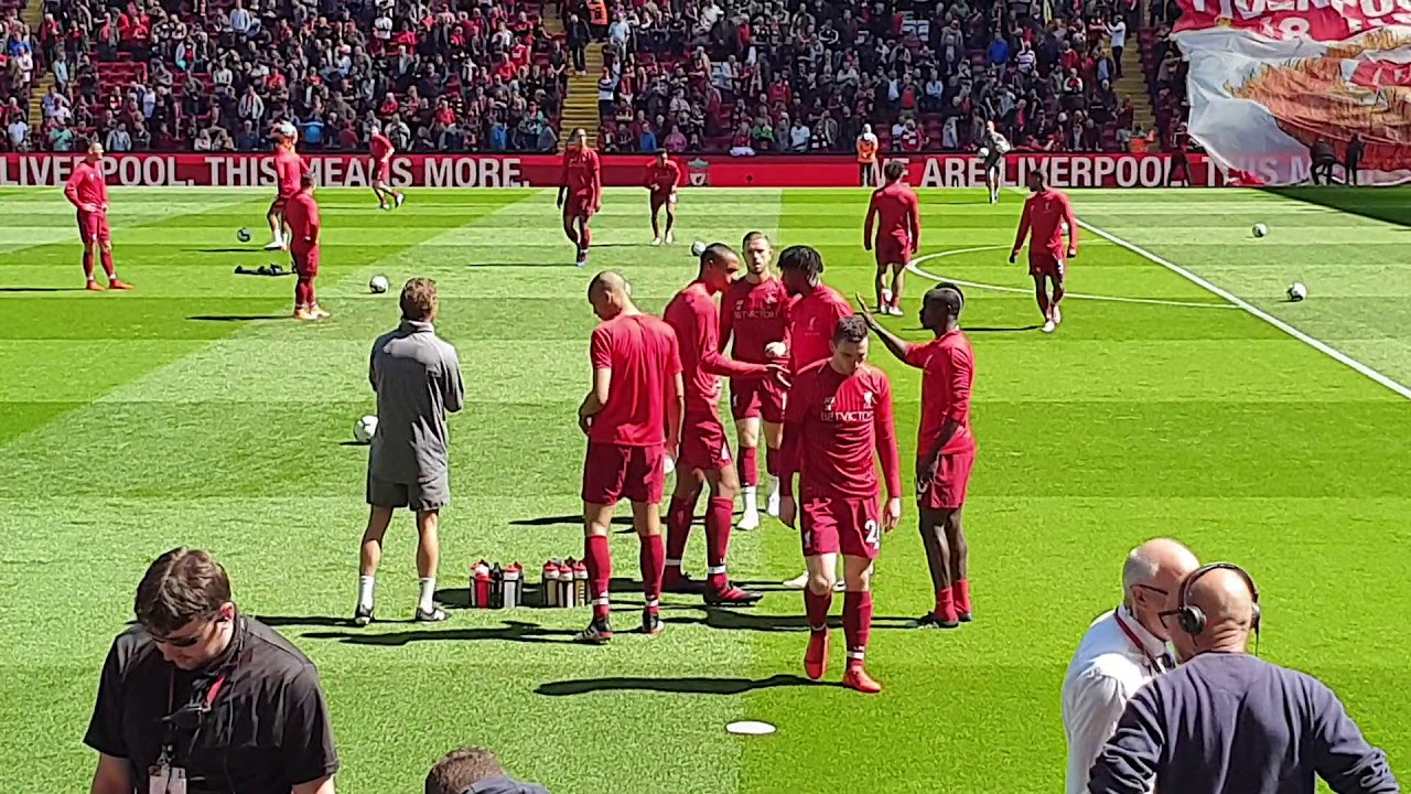 Final drills in warm ups vs Wolves at Anfield 12/05/2019 - YouTube