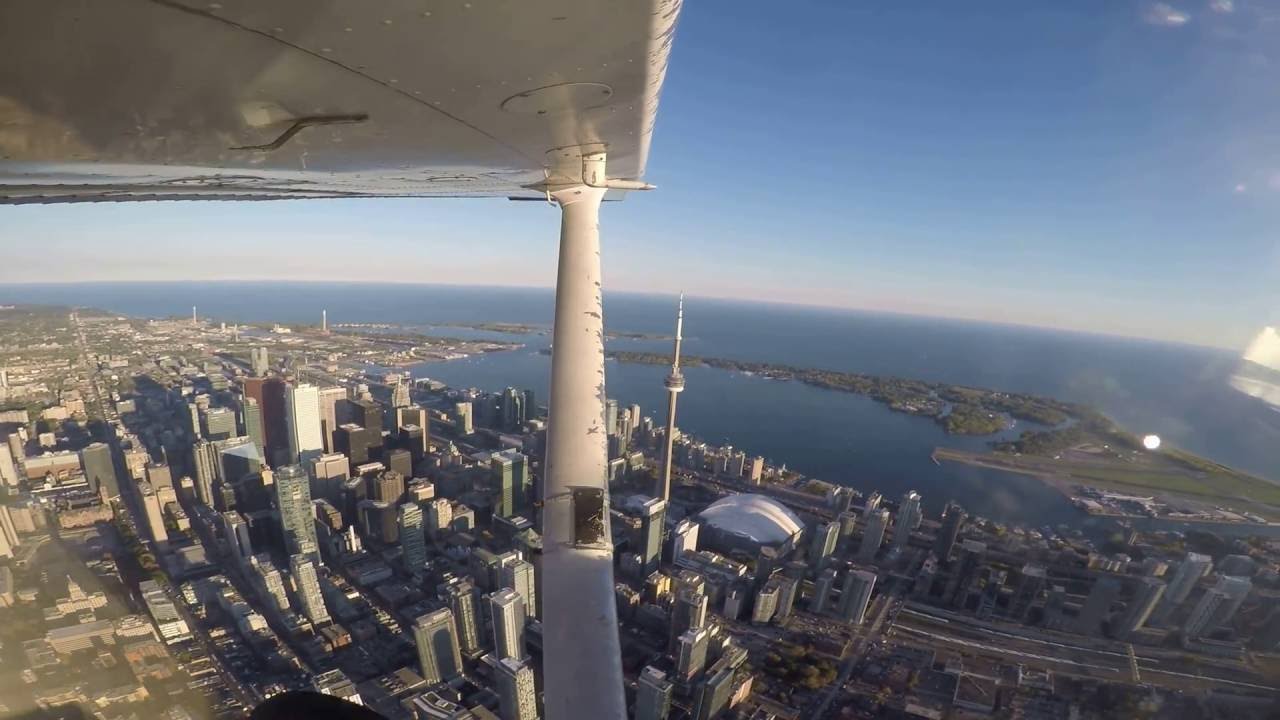2016 Oct. 14: Flight Tour over Toronto with Greater Toronto Airways www ...