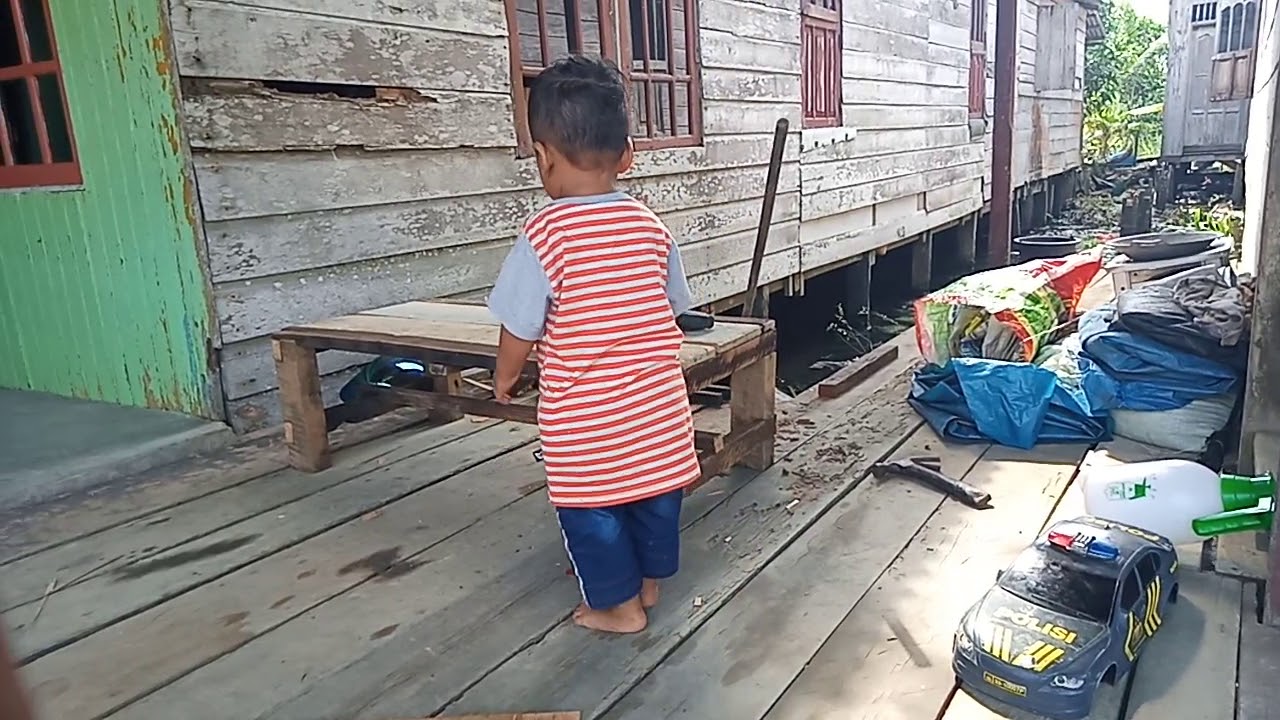 Bertukang. - YouTube