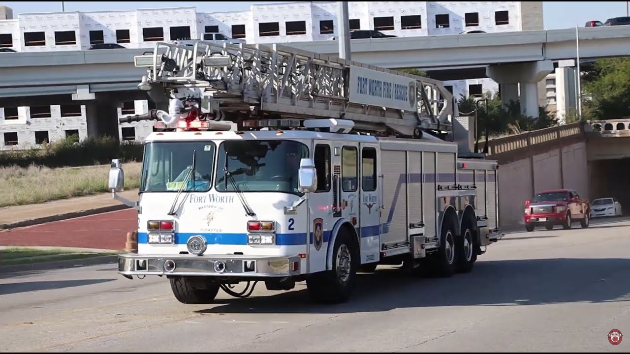 Fort Worth Fire Department Engine 2, Tower 2 and Batt 2 responding to a ...