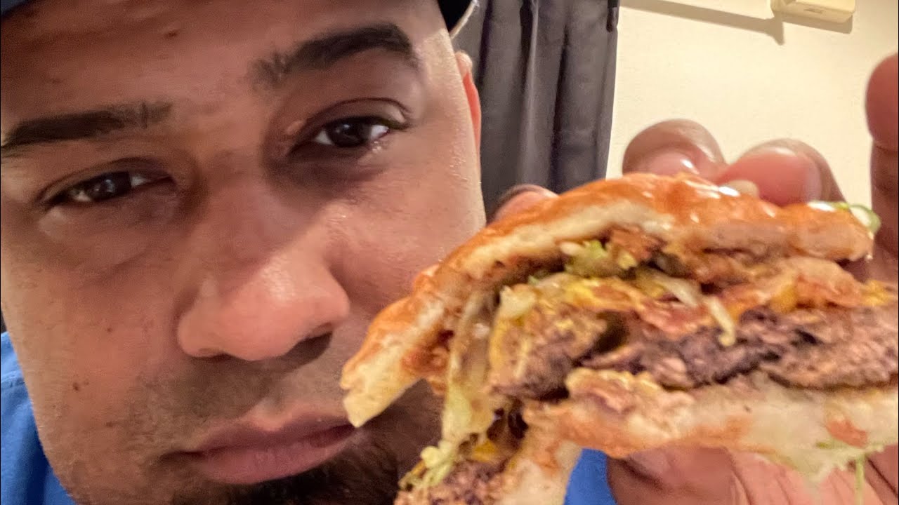 STK Eats- Trilogy 🥓🍔 aka the STK Burger - YouTube