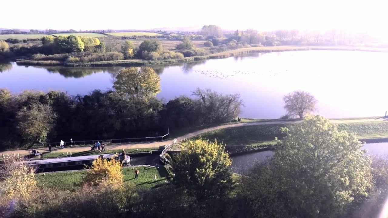 3DR SOLO - Tring Reservoirs & Grand Union Canal. - YouTube