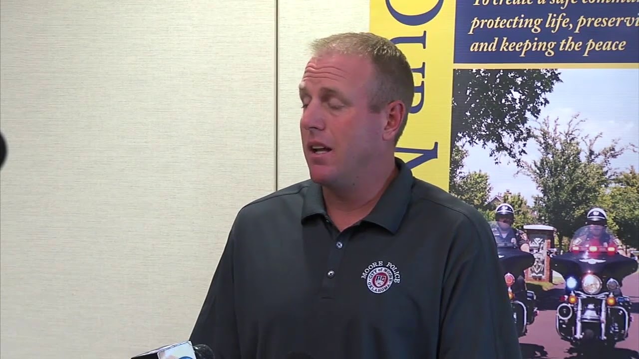 Oklahoma beheading: Moore Police Press Conference (2014-09-26) - YouTube