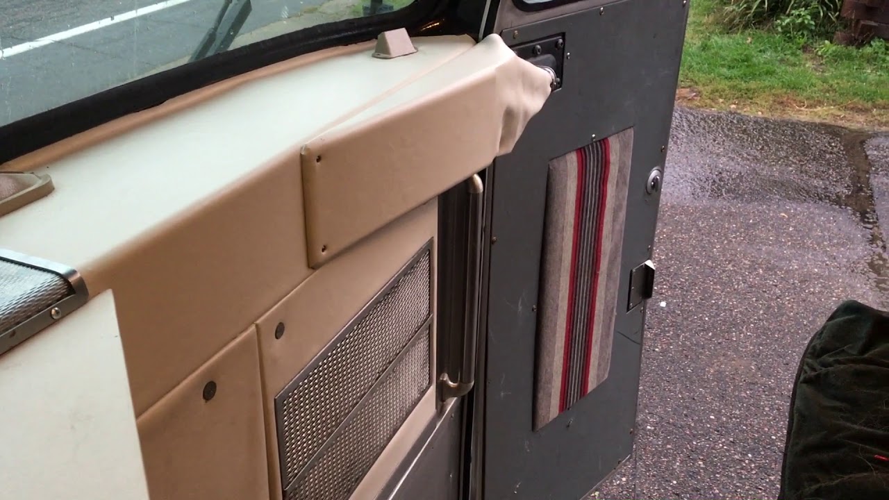MCI Bus Conversion - Front Dash Upholstery & Fall Update 2018 - YouTube