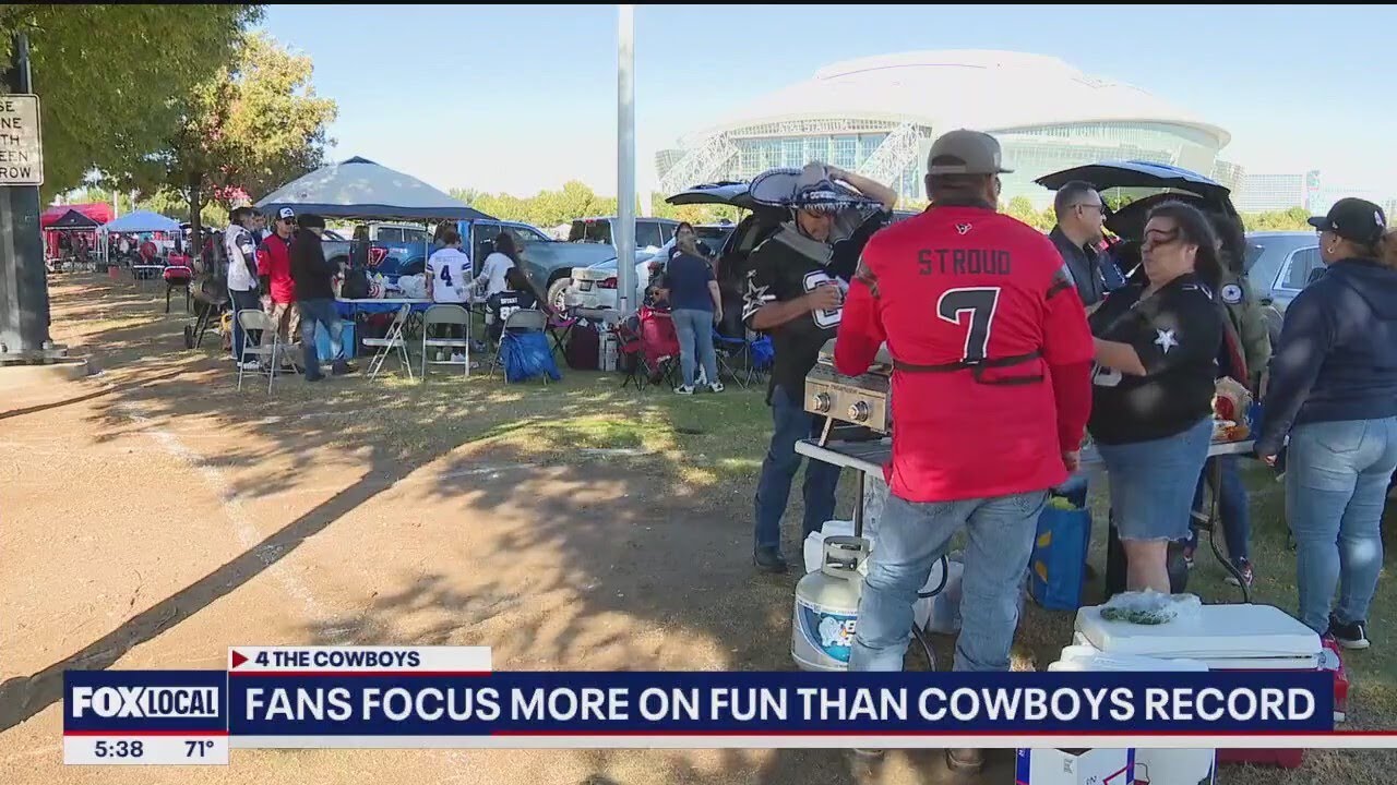 Tailgating fans focus on fun rather than Cowboys record - YouTube