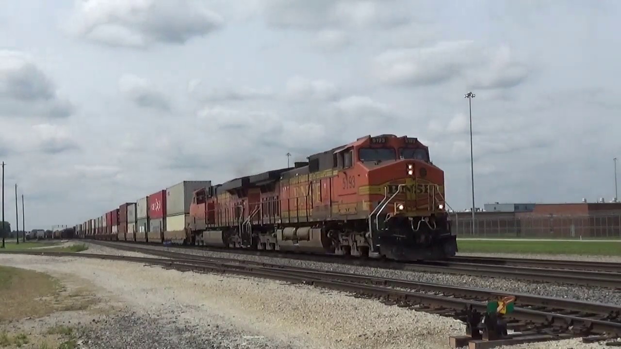 BNSF 5193 Leads a Stack Train East, Galesburg, IL - 8/30/2018 - YouTube
