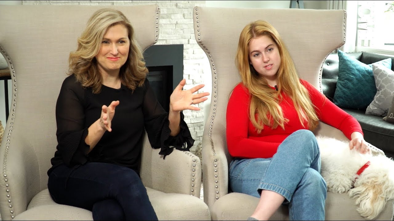 A Psychic Medium Visits Us To Reach The Spirit World - YouTube