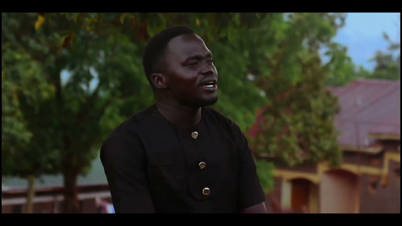 Kuoth Nhial ce gatde thop by Moses Abebe official video - YouTube